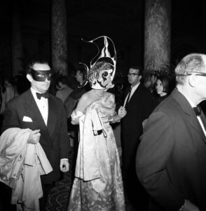 Top 9 Wildest Parties in History - Akt in Motion