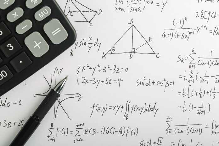 7 Reasons Why So Many Students Struggle With Math in 2022 - Akt in Motion